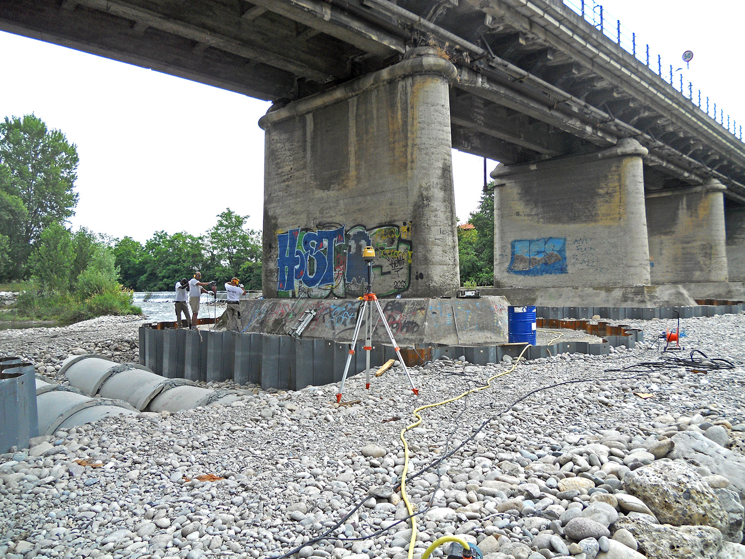 Increasing the lift of foundation soil under a road bridge